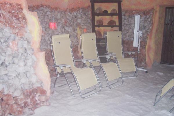 Basen kąpielowy, grota solna, siłownia, solarium - Gmina Brzeszcze