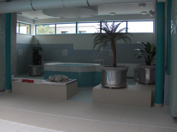 Basen kąpielowy, grota solna, siłownia, solarium - Gmina Brzeszcze